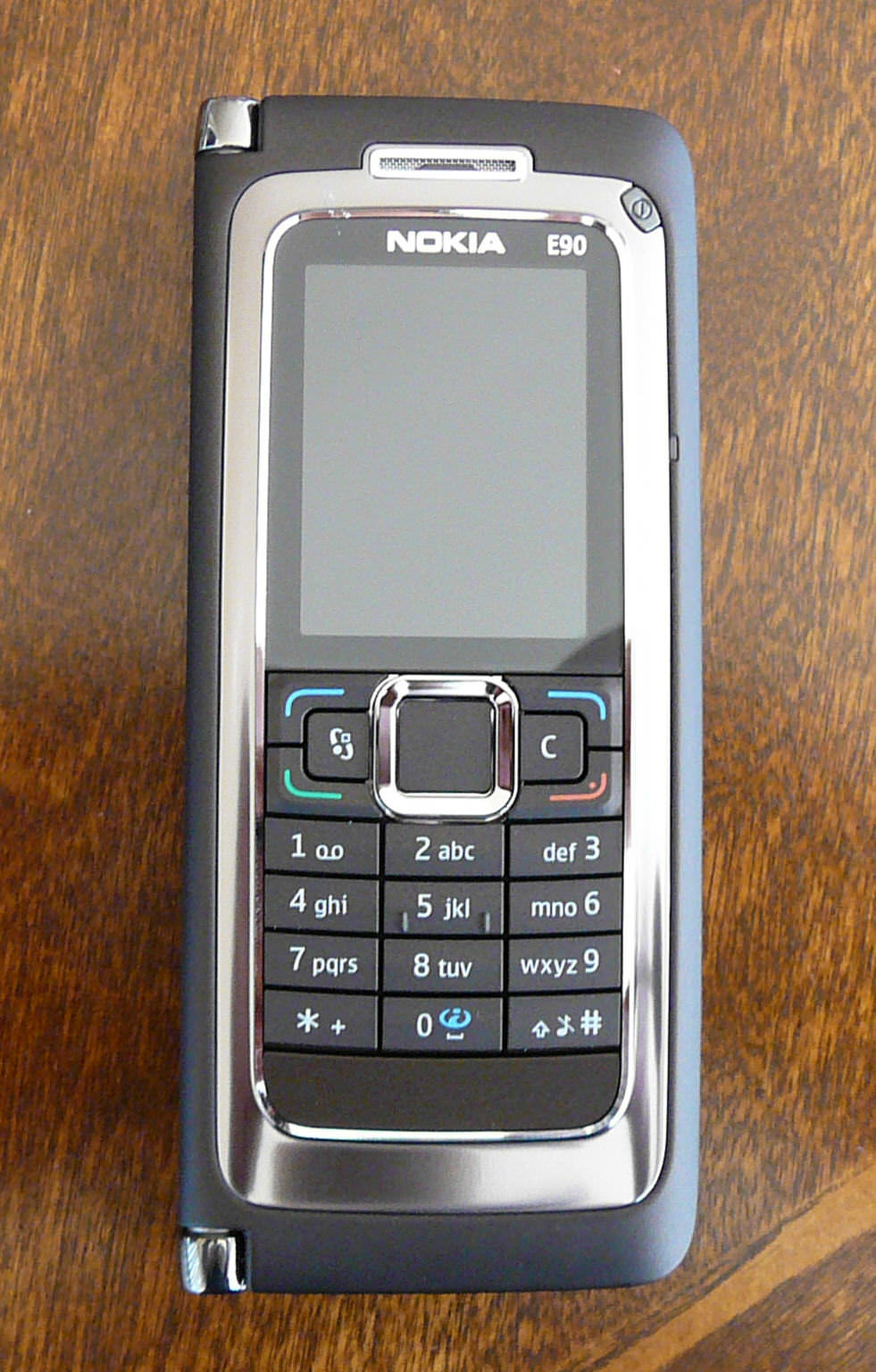 Nokia E90 Communicator - The hardware